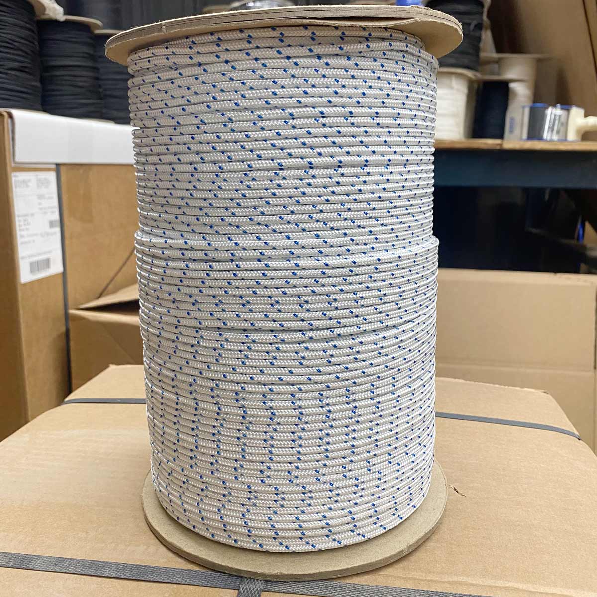 #5 White w/Blue Tracer Diamond Braid Polyester - 1000' Spool – Phoenix ...